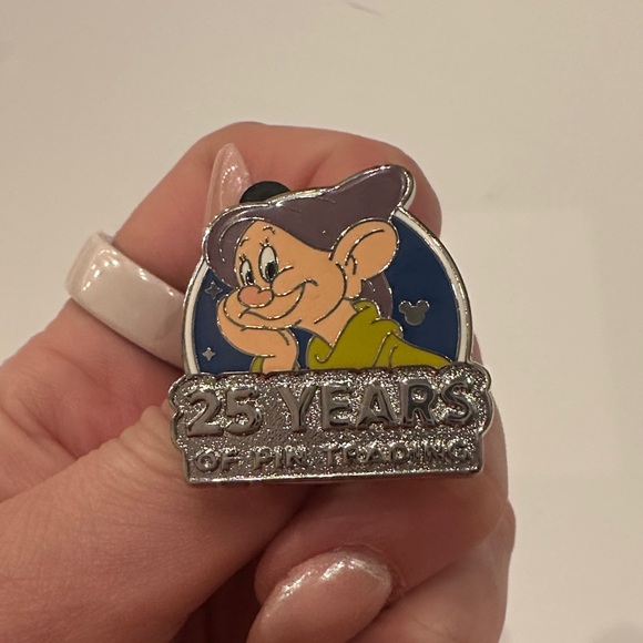 Disney | Accessories | Dopey Hidden Disney Pin From The 225 Walt Disney ...
